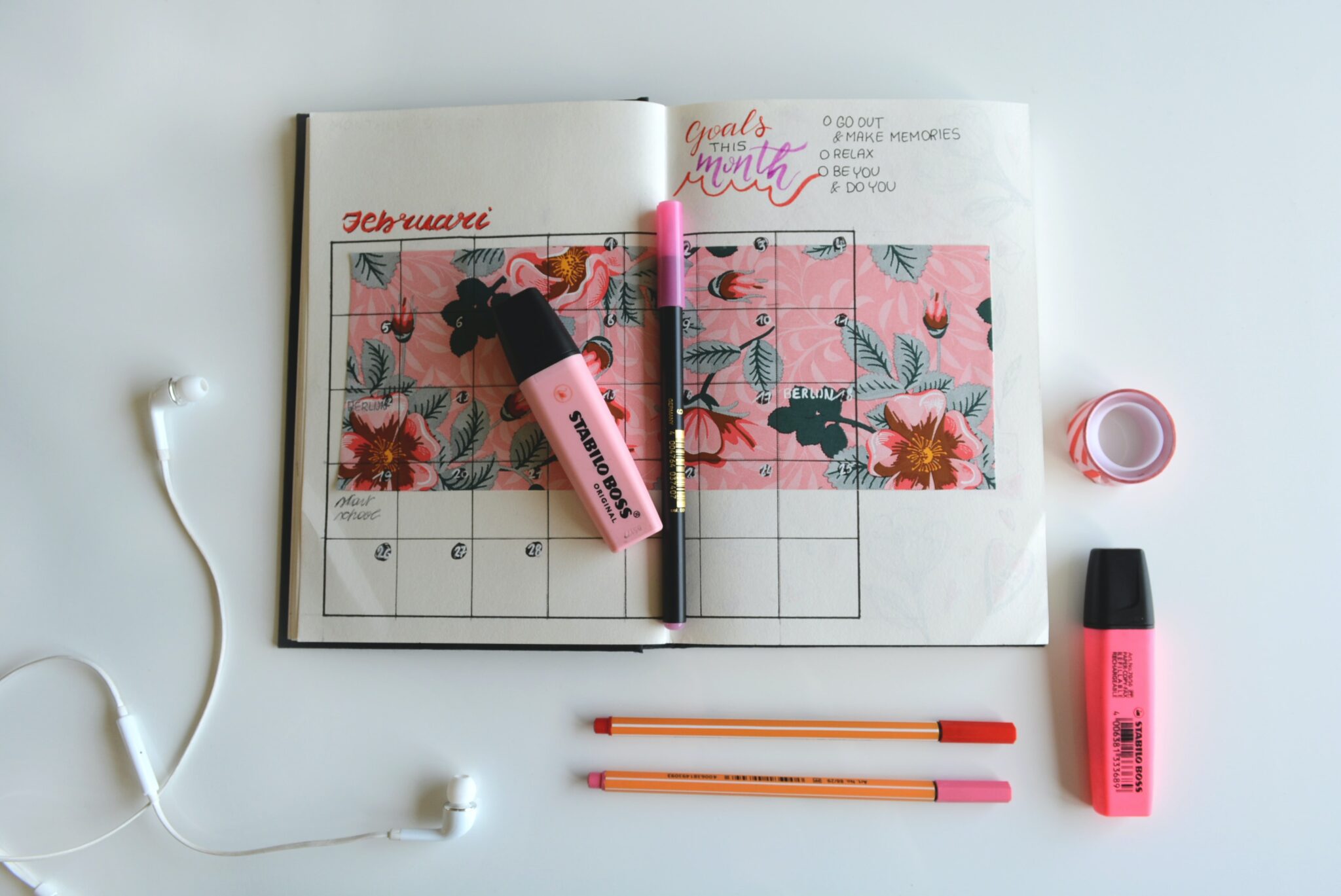 17 tips on How to stay consistent with journaling every day