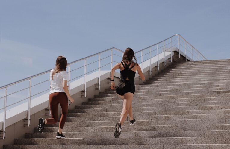 30 habits for building a healthy lifestyle this year